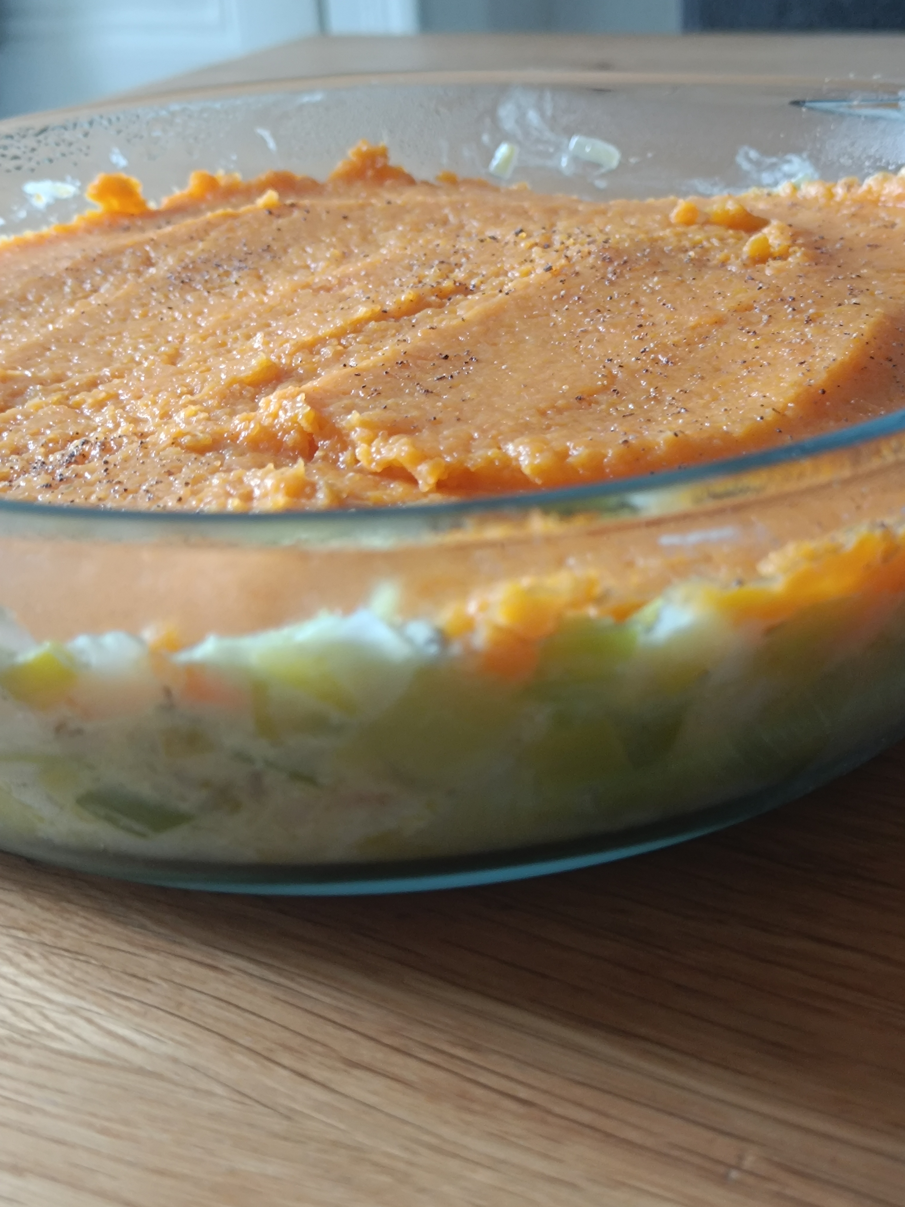 Gratin de poisson, poireaux et purée de patates douces – Élodie BORÉ
